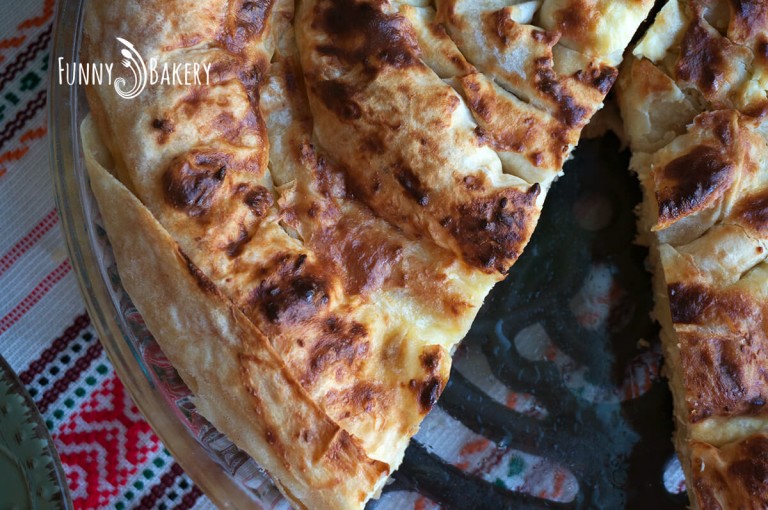 Ароматна вита баница с кори на сач за празници и делници