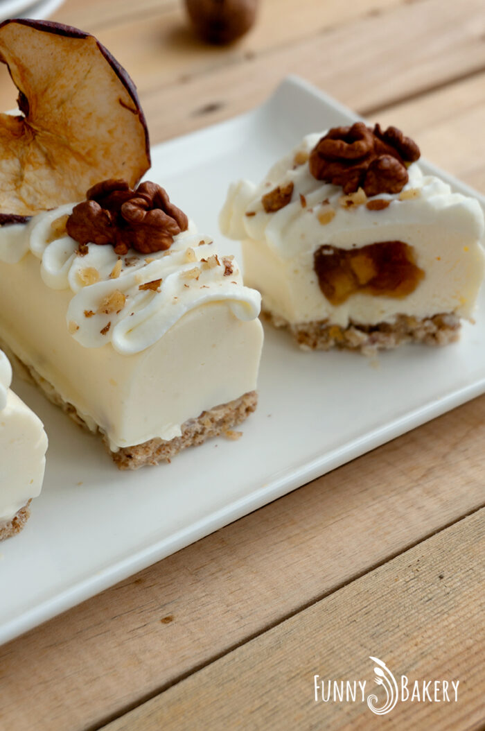 Мини крем тортички с ябълково сладко